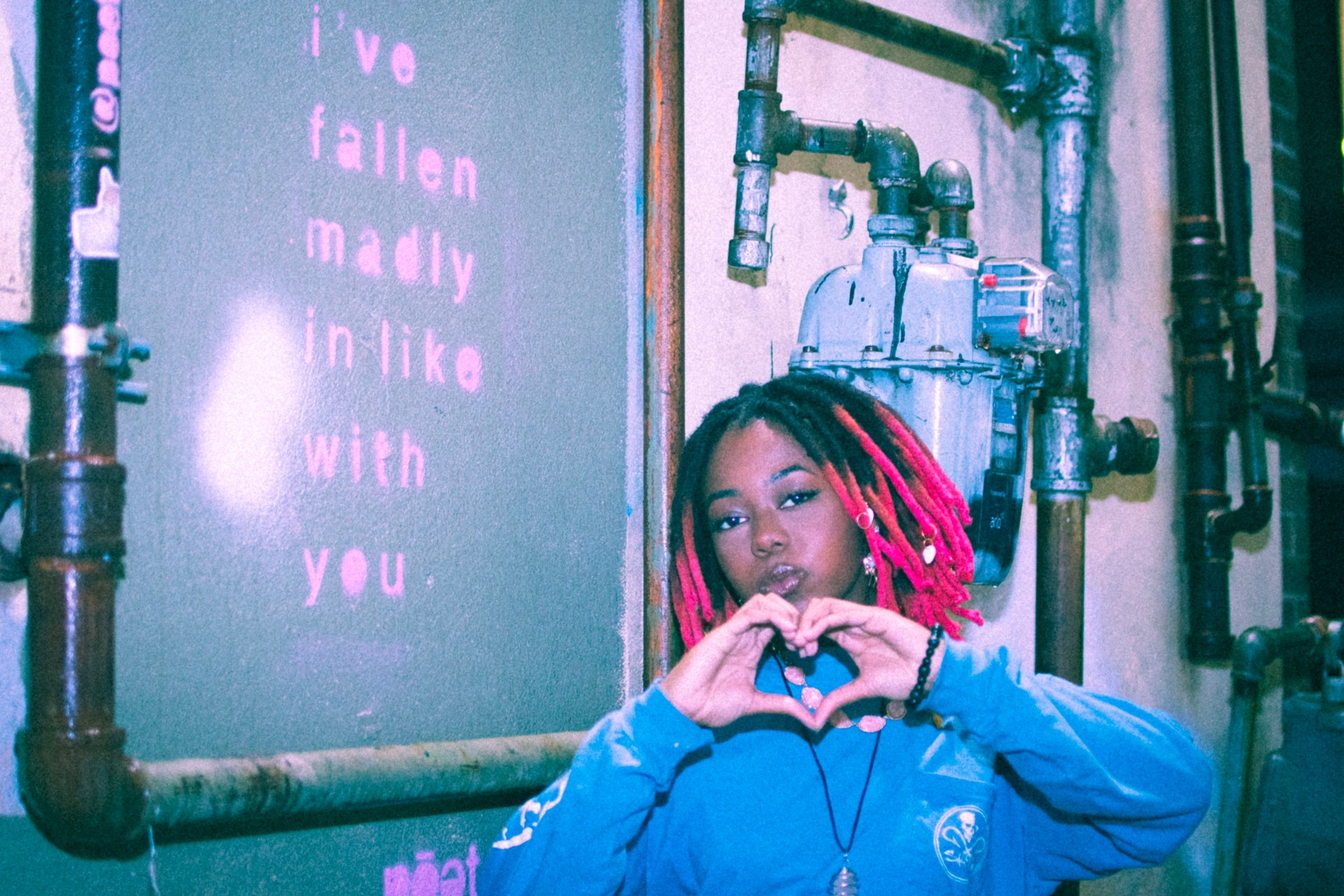 Maudixi releases vibrant new single “not listening” – ROUNDHOUSE MUSIC